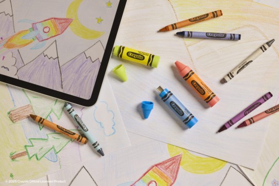 FamilyFlair - Eine farbenfrohe SANDISK™ Crayola® USB-C™ Flash Drive